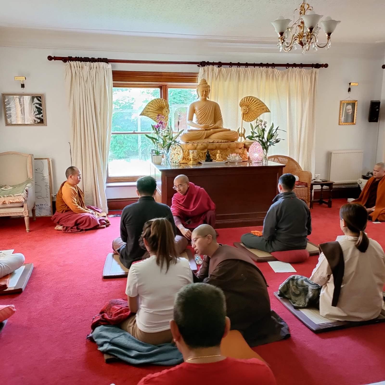 Oxford Buddha Vihara | Meditation Retreats at OBV Park Farm - Oxford ...